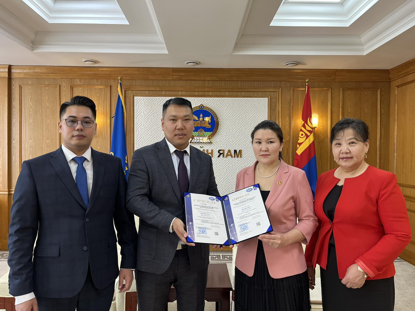 ЧАНАРЫН МЕНЕЖМЕНТИЙН ТОГТОЛЦООГ НЭВТРҮҮЛСНИЙГ БАТАЛГААЖУУЛСАН